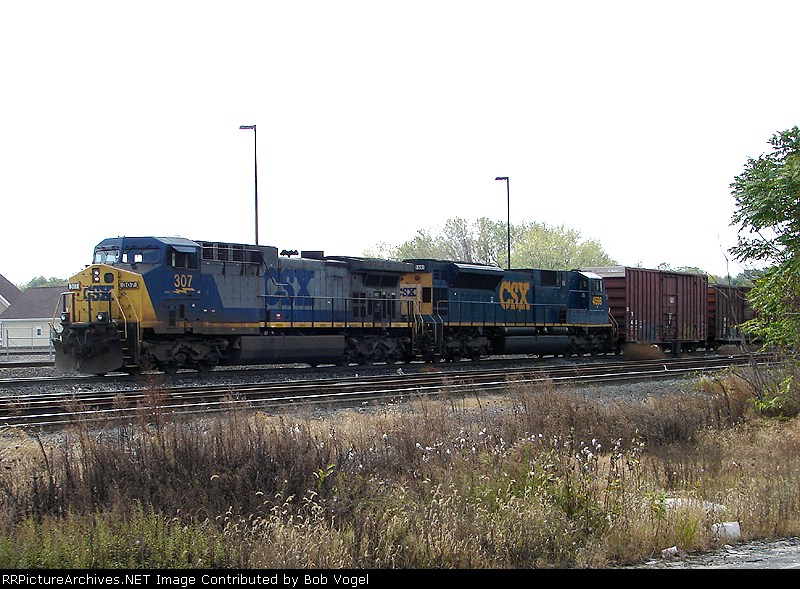 CSX 307 & 4598